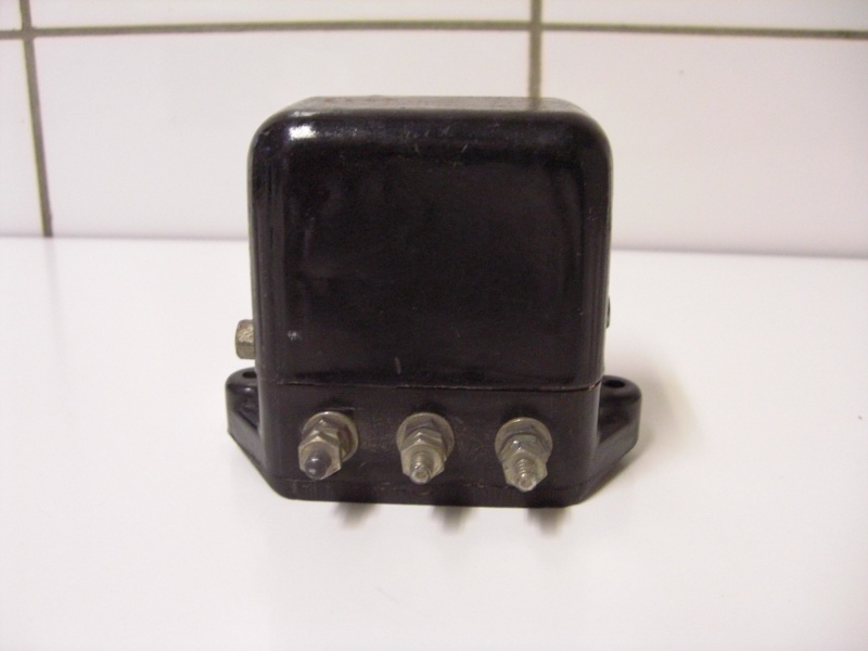 Paris-rhône conjoncteur-disjoncteur 12 V | Les-Six-Troenes